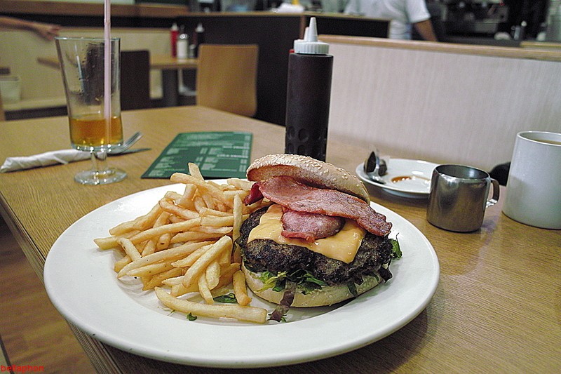 bellaphon: Mess Café