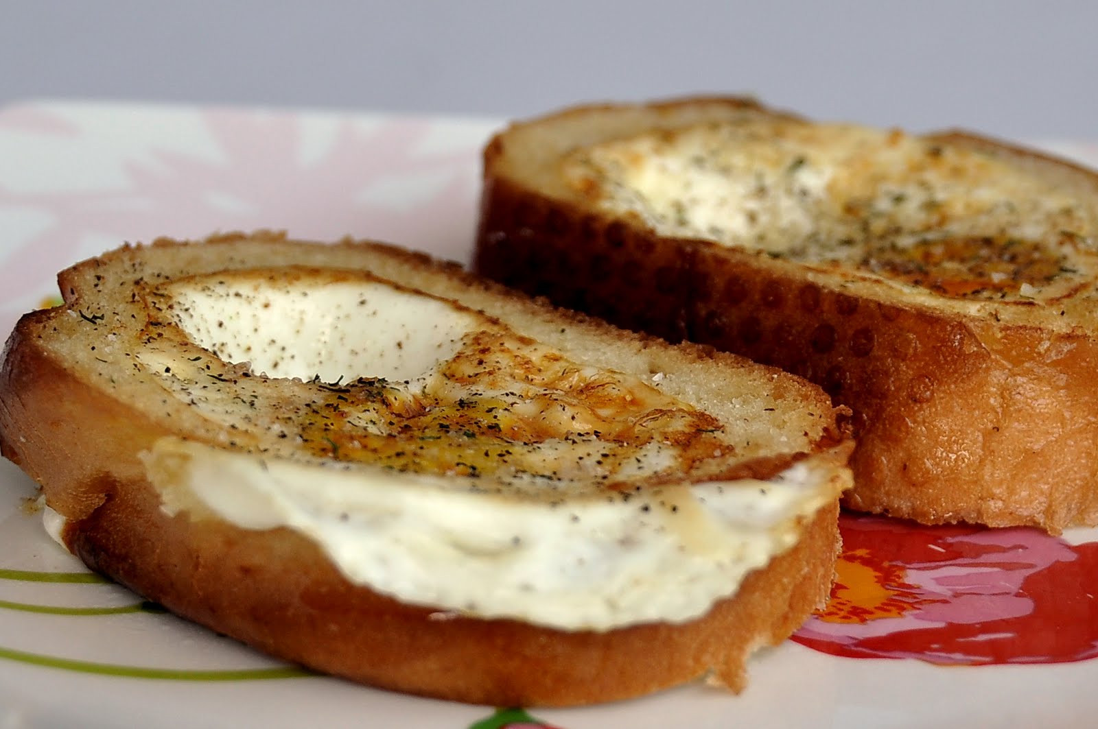 Širšių lizdas: Skrebučiai su kiaušiniu - "Pirato akis"