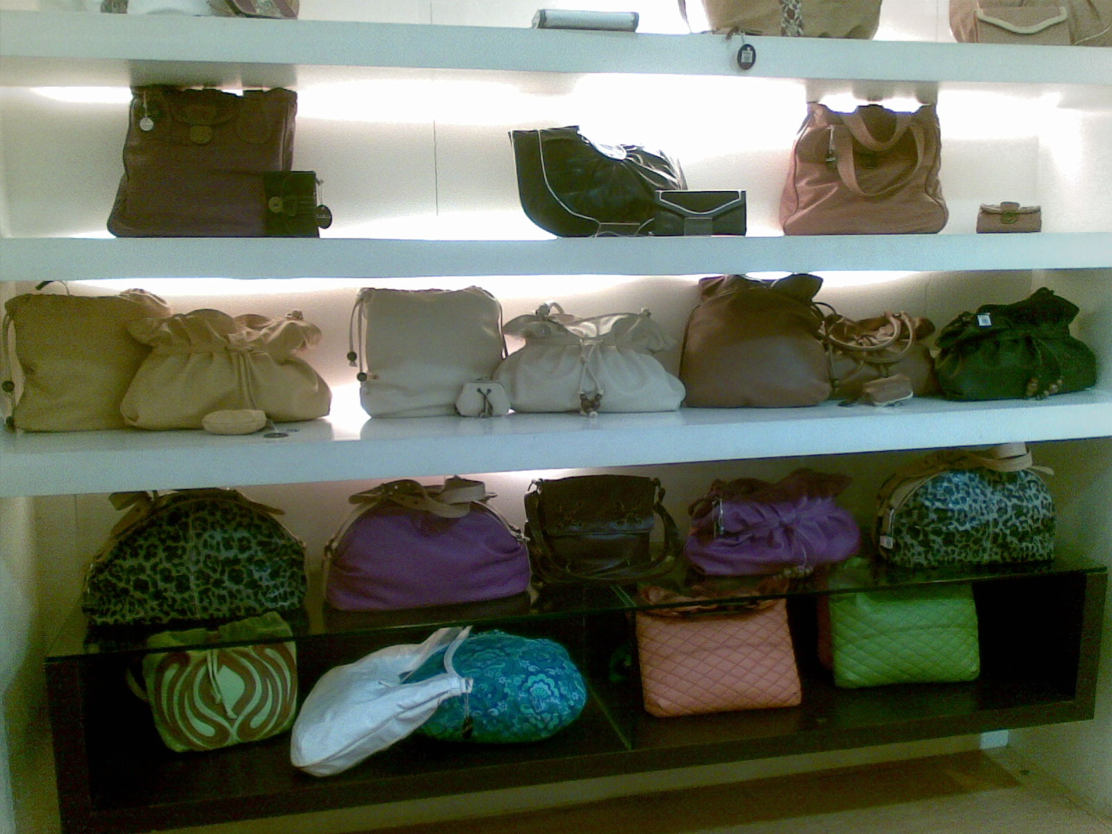 The Average Jane: Rustan's Red Tag Store in Robinson's Place Manila