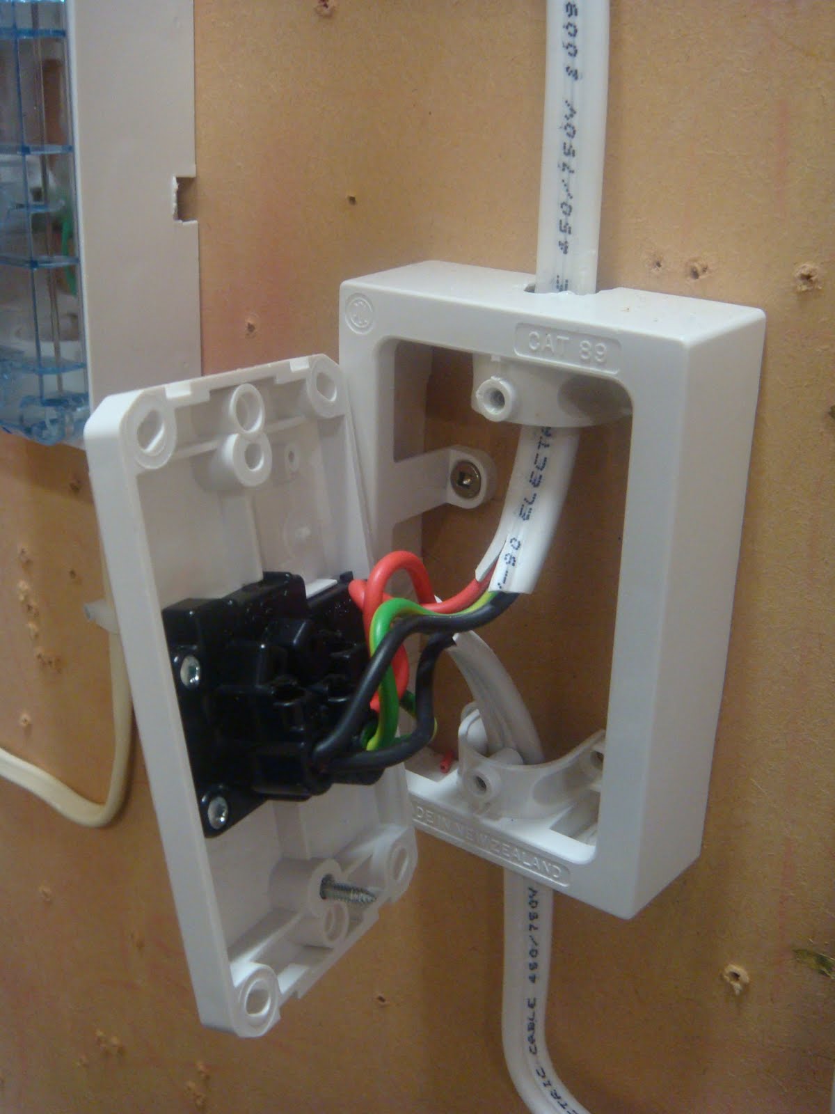 Zhiheng Luo's Wiring World: Panel work - Wiring work