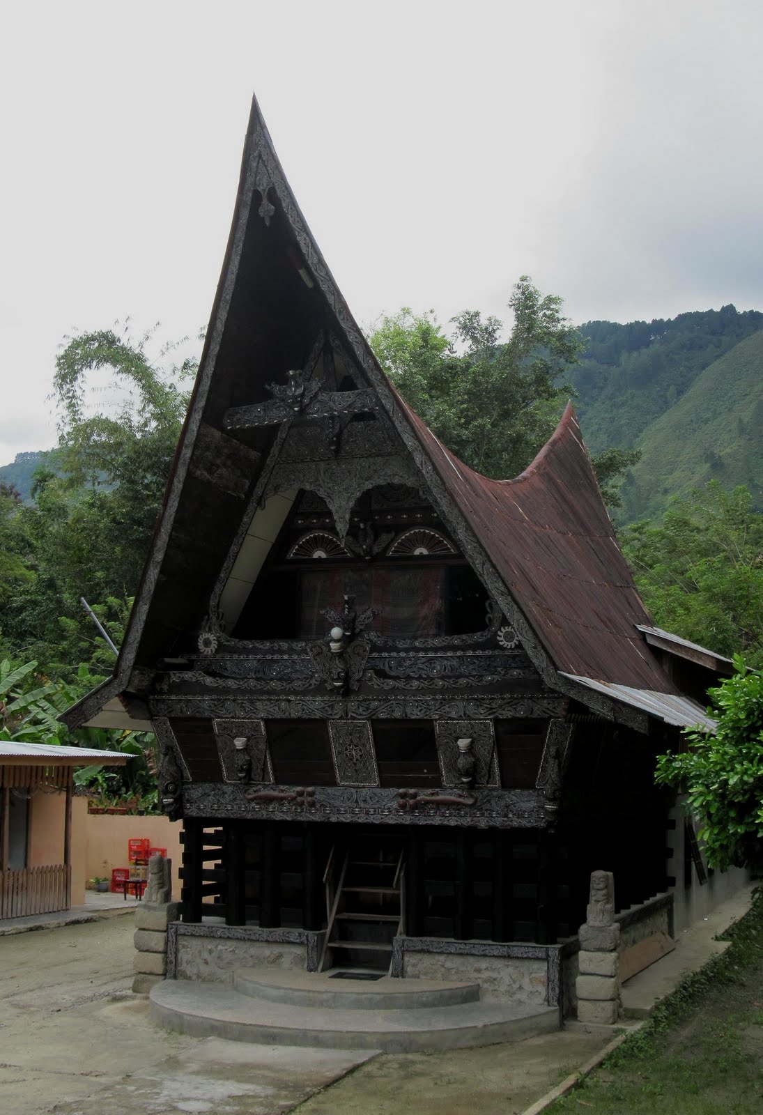 Wallpaper Rumah Adat Batak Toba