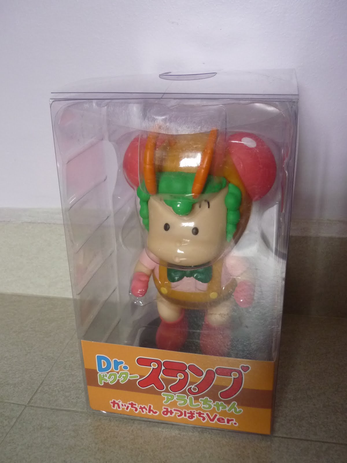 Disney Anime Toys - DAT: Dr Slump Gatchan Bee Vinyl Collectible Figure