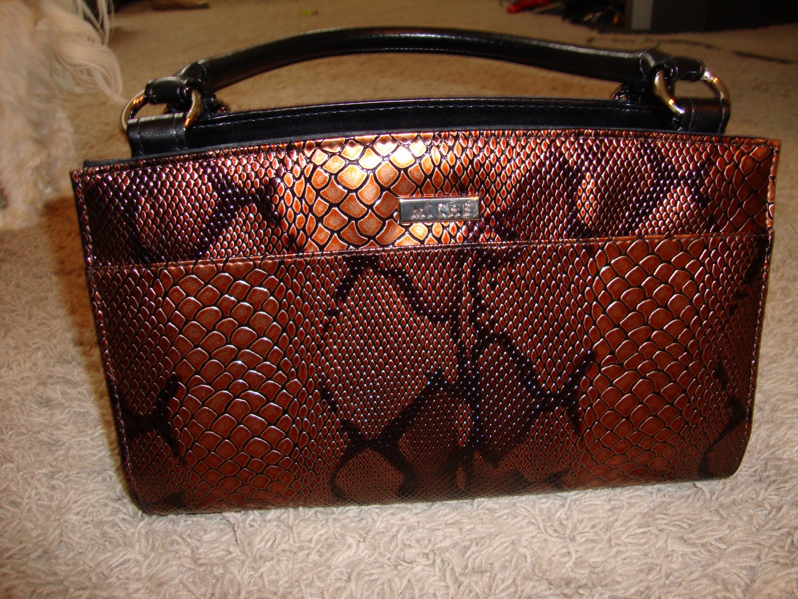 Melinda Brown: My super crazy cool new purse! Genious!