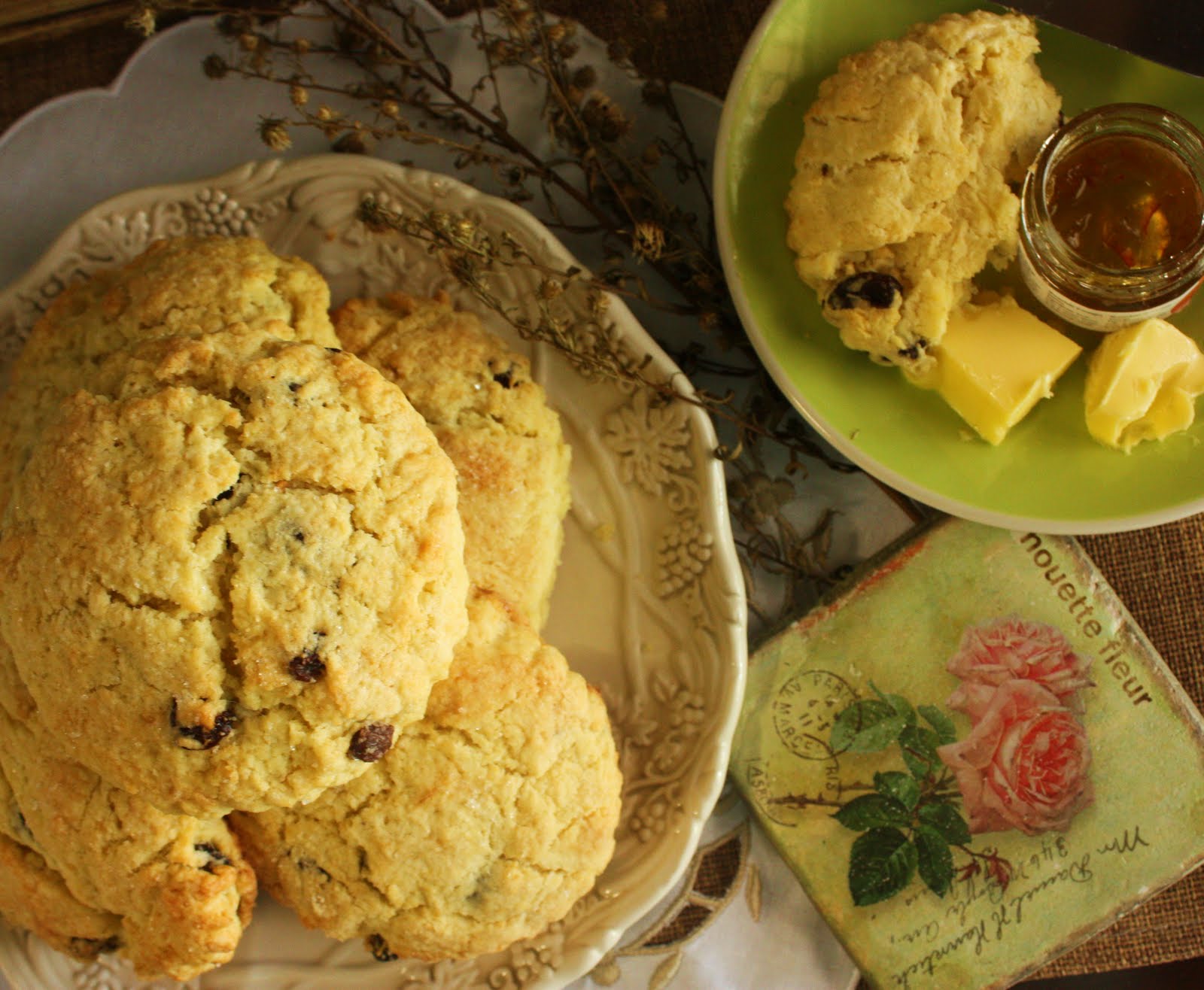 Cherry on a Cake: RAISIN SCONES
