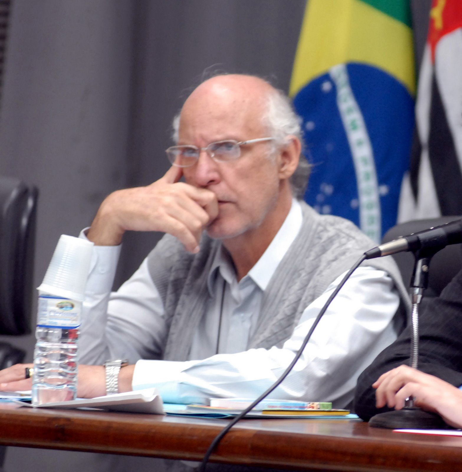 Gay World: Padre Júlio Lancelotti, hipocrisia à brasileira