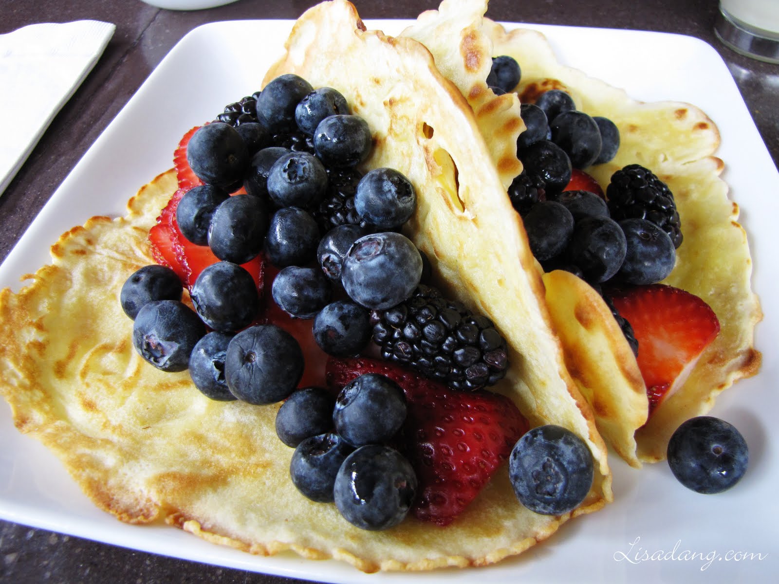 Dang It Delicious: Crêpes (berry-taco style)