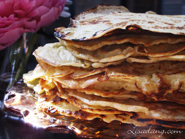 Dang It Delicious: Crêpes (berry-taco style)