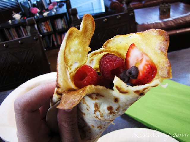 Dang It Delicious: Crêpes (berry-taco style)