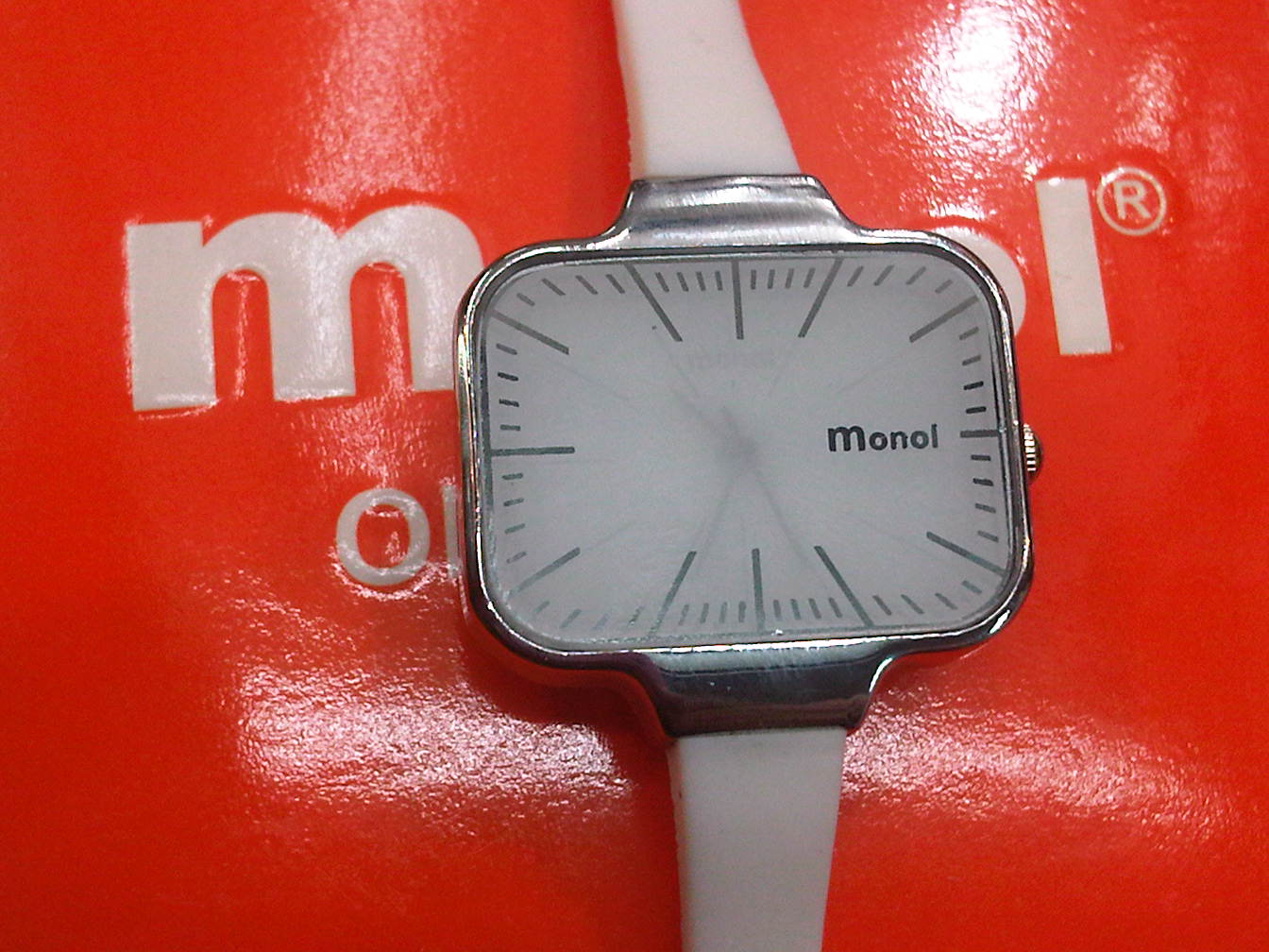 Jam Tangan Trendi and Sporty: JAM Tangan Monol Kotak model baru