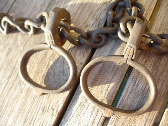 RestraintsBlog: 18th Century Iron Slave Manacles Cuffs & Chain