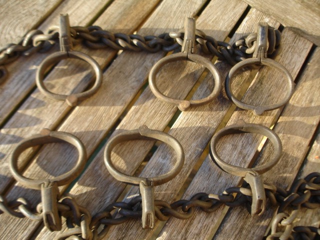 RestraintsBlog: 18th Century Iron Slave Manacles Cuffs & Chain