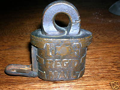 RestraintsBlog: US Postal Service, Reg'd Mail counter padlock lock, RPO