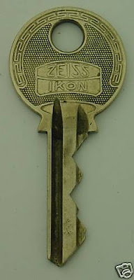 RestraintsBlog: Rare Antique ZEISS IKON Padlock