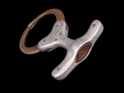 RestraintsBlog: "NICE RESTRAINING DEVICE HANDCUFF MANACLE COMEALONG"