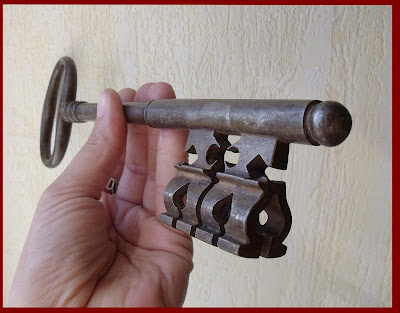 RestraintsBlog: Antique French huge wrought iron key 10" - Castle
