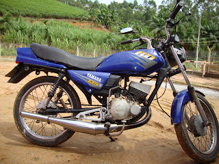 AMANTES DE RD 135: Historia da YAMAHA RD 135