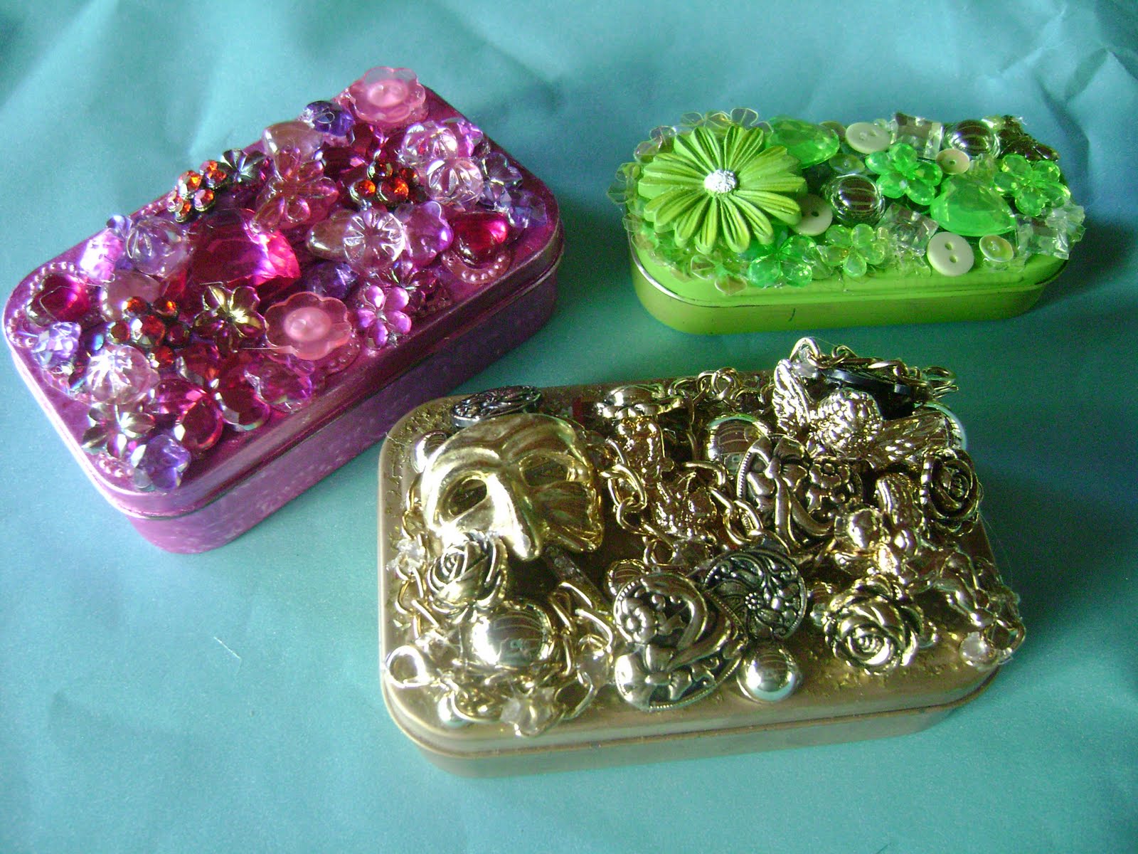 Lorena's Altered Art: Altered Altoid Tins