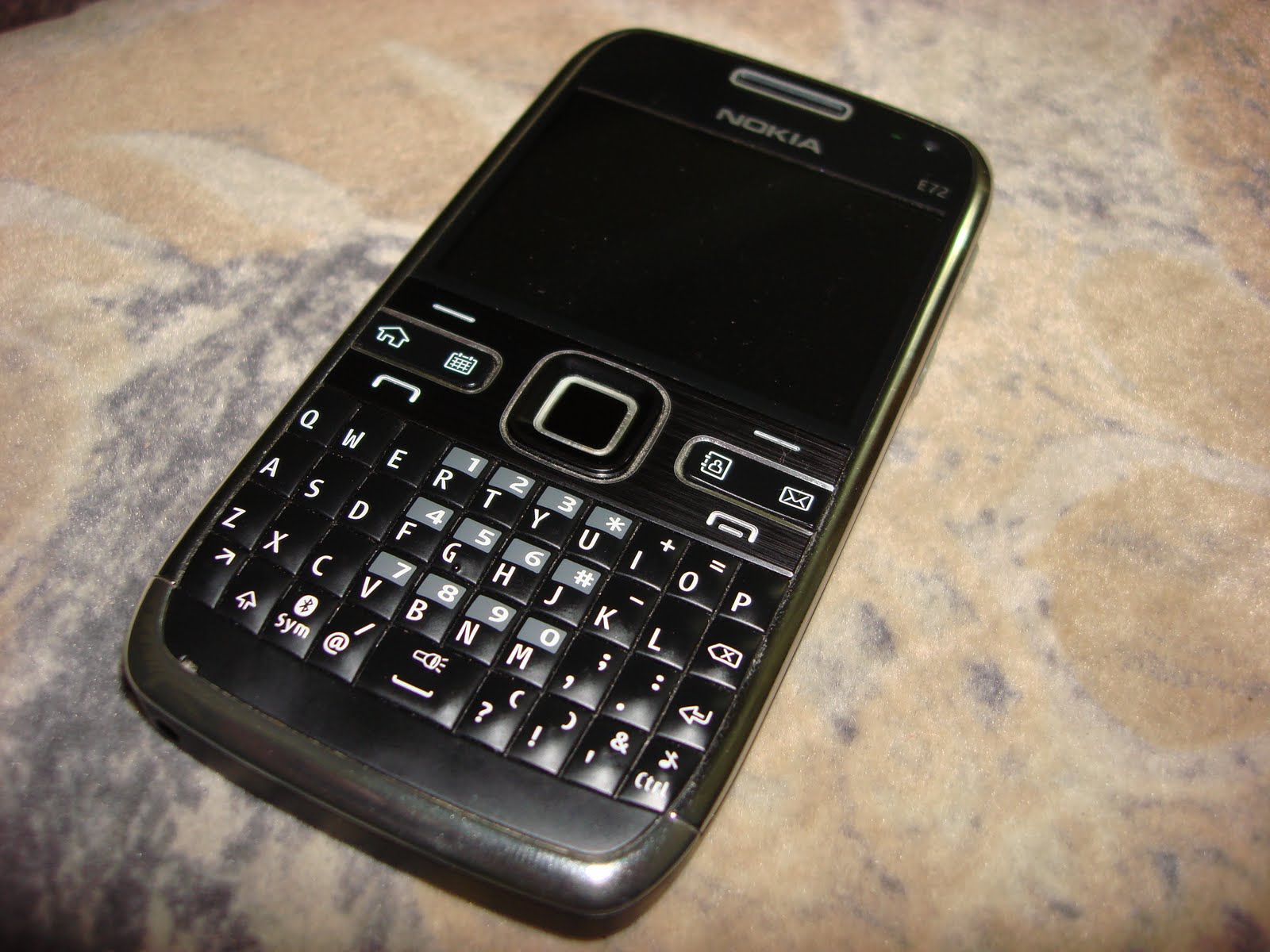 Inspect-a-Gadget: An evening with Nokia E72