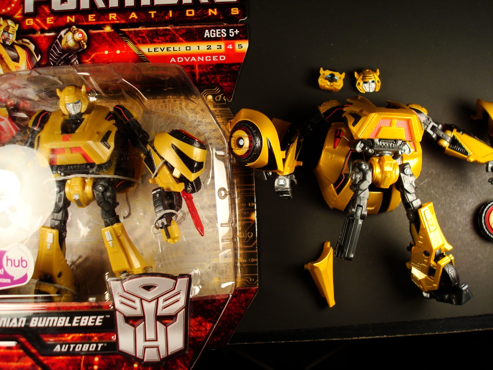 ChachiPower: Custom painted Generations WFC Cybertron Bumblebee "Gold Bug"
