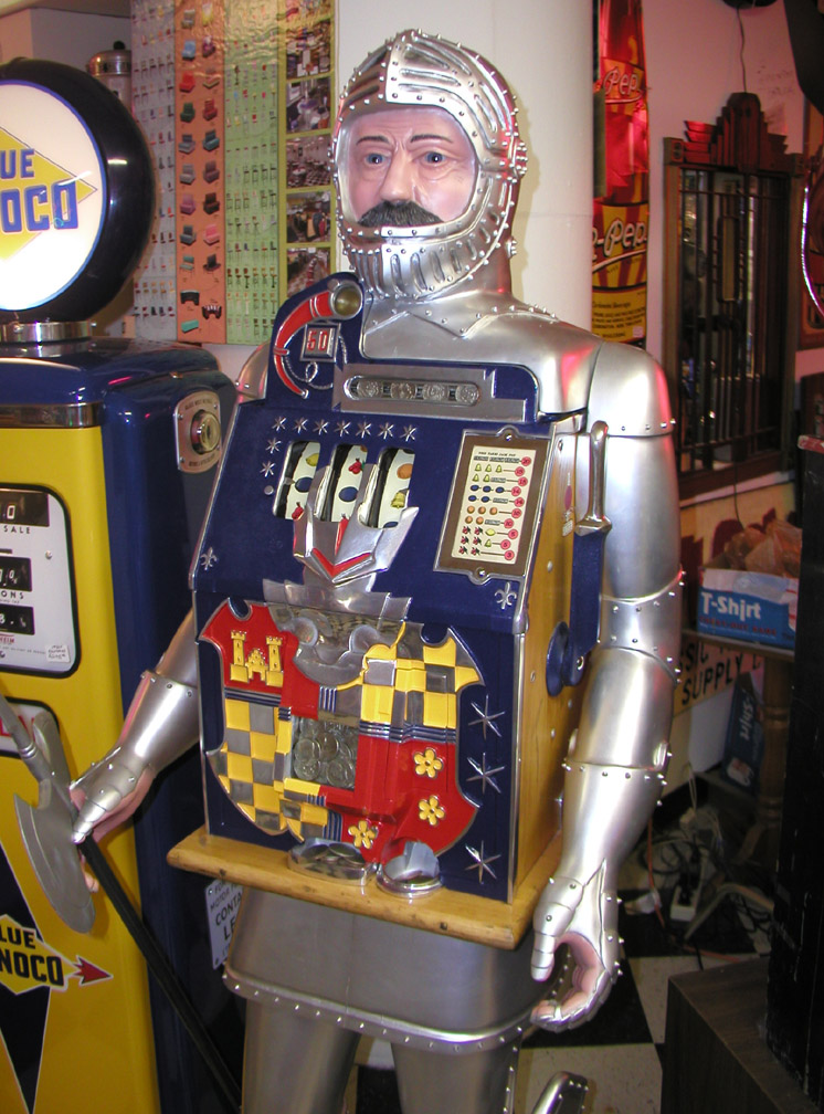 Kilroys News: 1937 Mills 50 cent slot machine figure