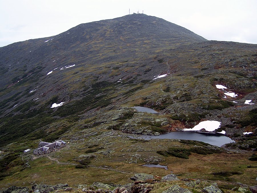 Hiking in the White Mountains: "Ridge of the Caps"