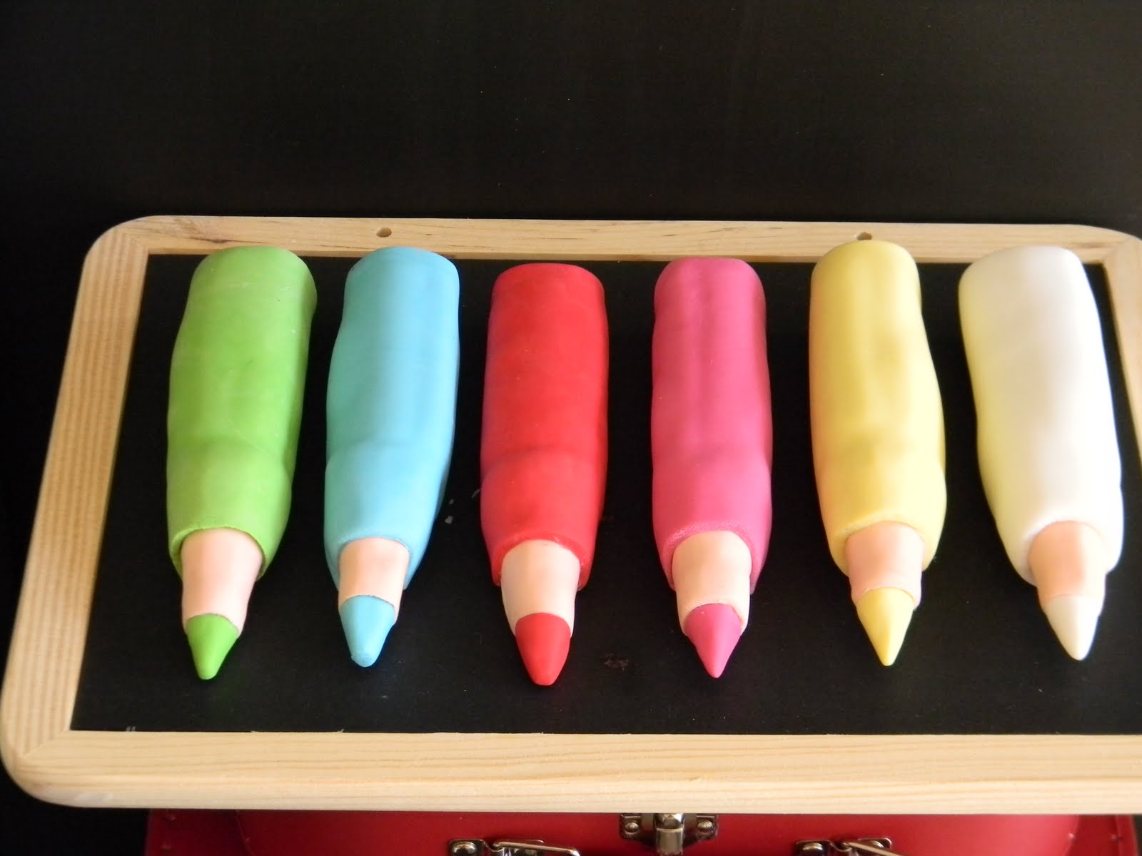 Just call me Martha: Pencil crayon mini cake tutorial