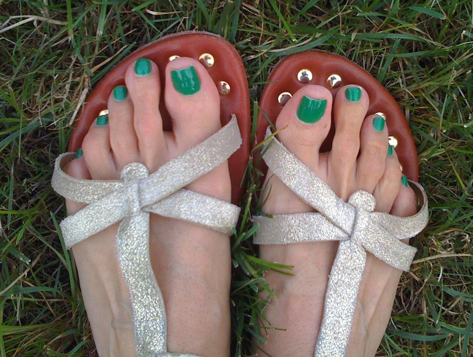the art department: summer toes
