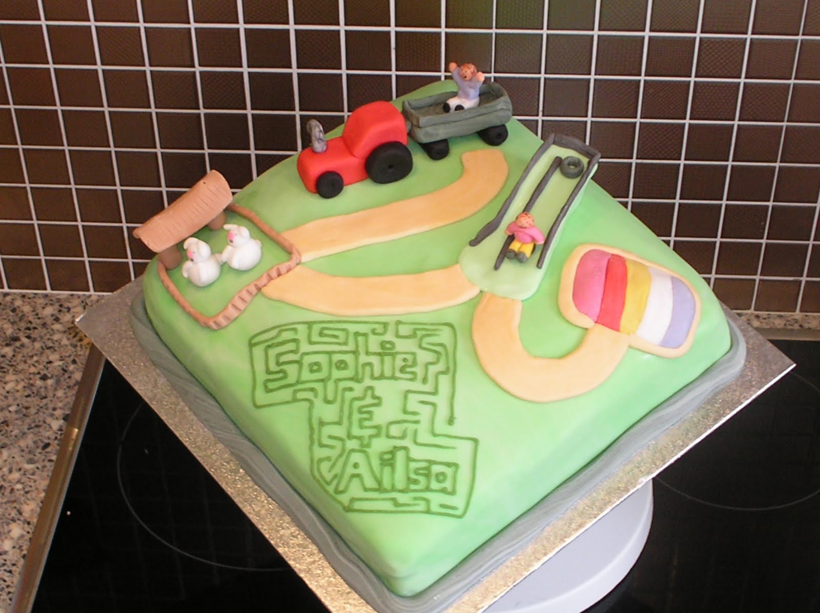 Nicky's Cakes: Amaizin' Maze Cake