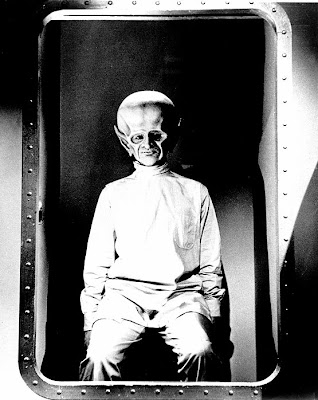 Rattus Scribus: Wisdom From The Outer Limits: The Sixth Finger. The ...