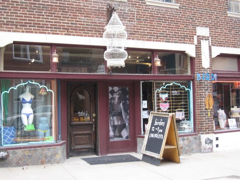 Chasing Davies: Gem of Kansas City: Inimate Apparel Better than any Chain