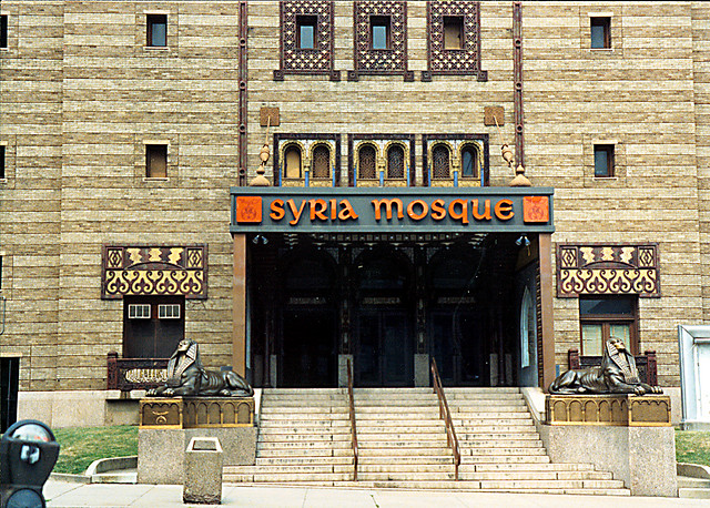 Genesis Places: Al Syria Mosque un opera rock che non convince