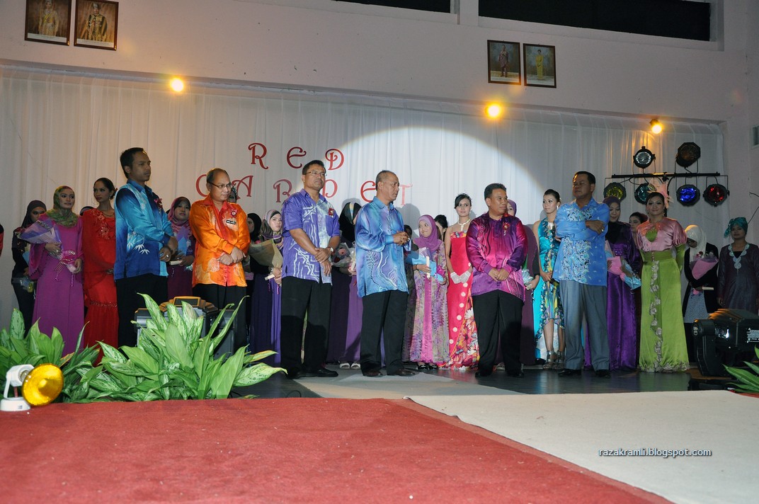 Fotografi merakam sejarah: Majlis peragaan fesyen dan pakaian di Dewan ...