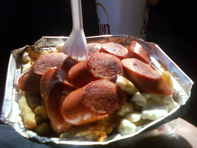 LA QUÊTE DE LA POUTINE: Ashton dans mon char!