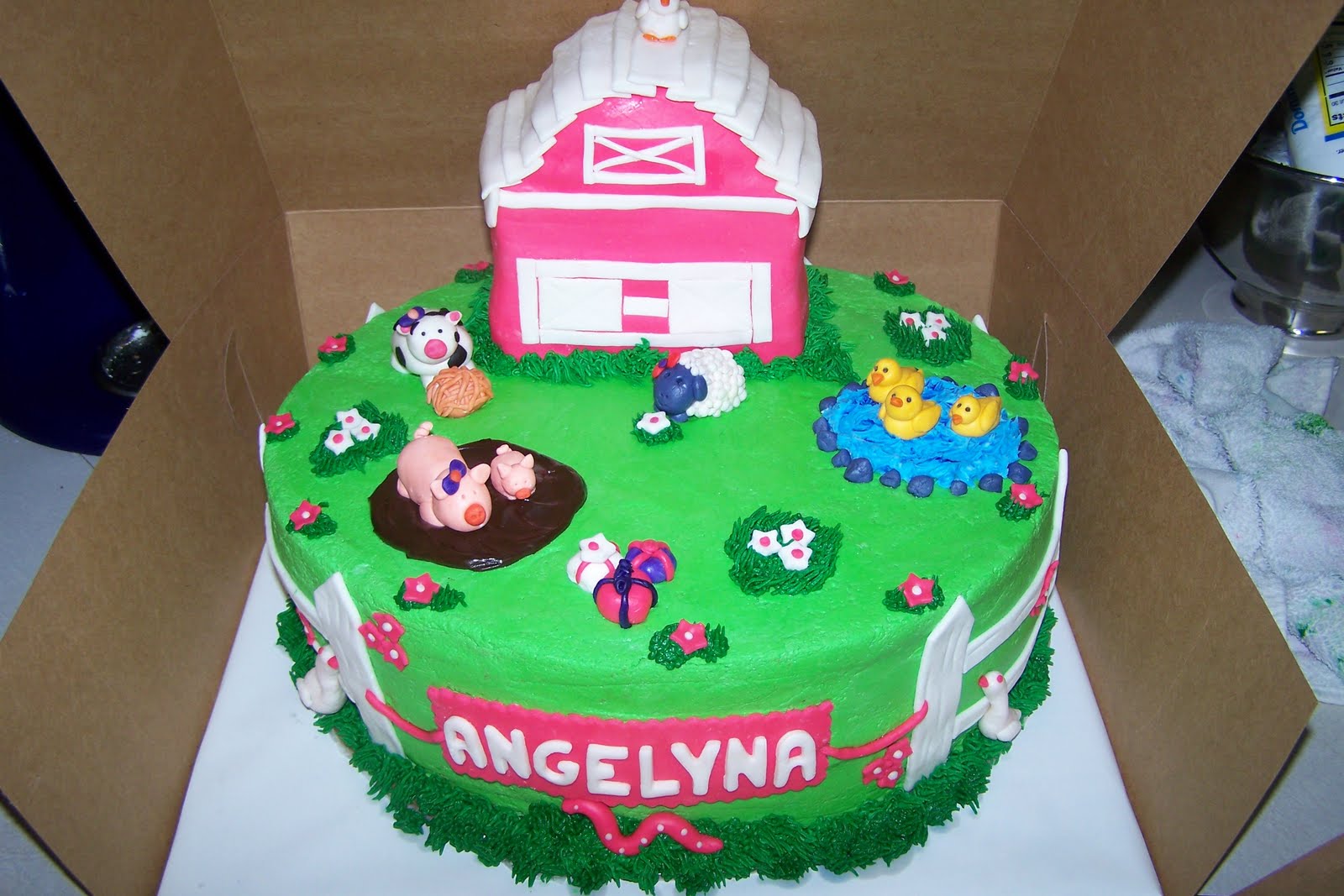 Custom Cakes by Amy: Barnyard Cake