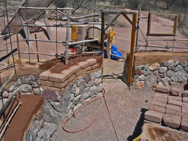 Cob Studio Construction - Arivaca, Arizona: Styling with Adobe Block