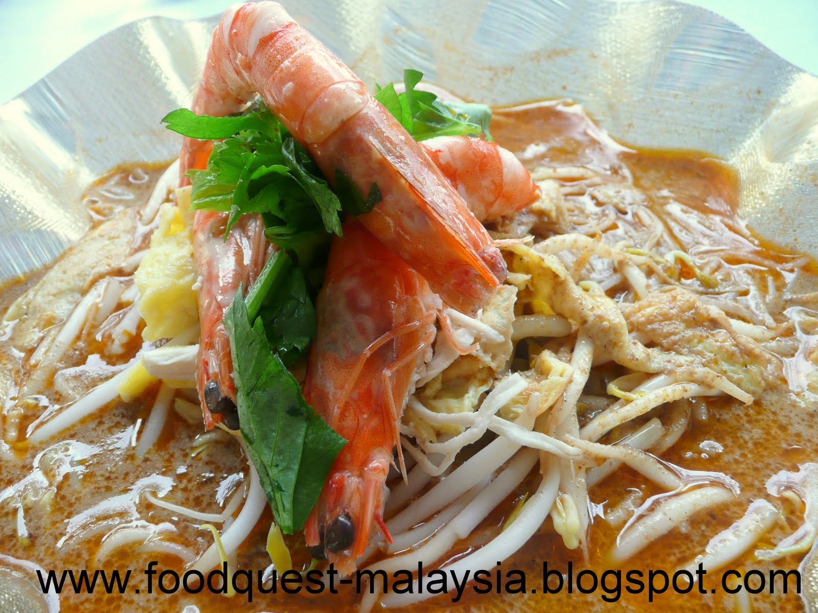 FOOD QUEST: Aunt Christina's Sarawak Laksa & Kacangma