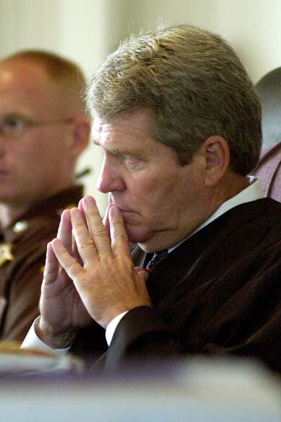 BAD LAWYER: Fen-phen Scandal Claims a Highly Regarded Kentucky Jurist