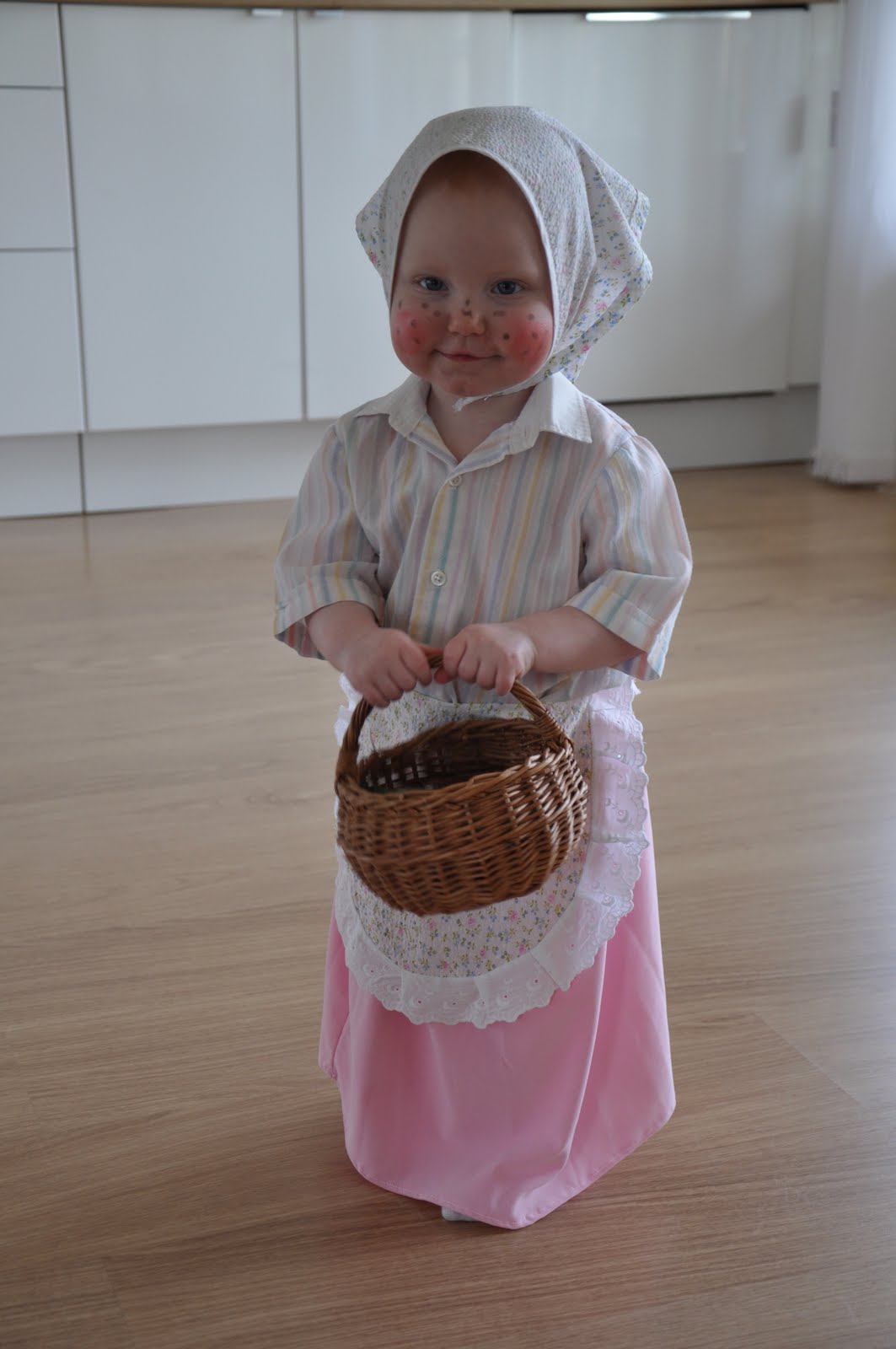 Jennieslovelythings: Vår lilla Påskkärring