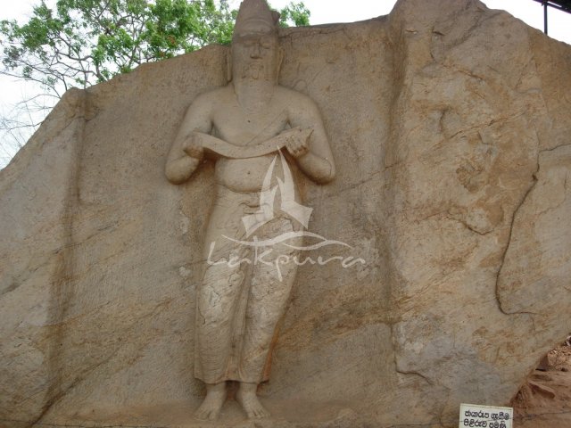 Statue of King Parakramabahu | Ancient Cities of Sri Lanka