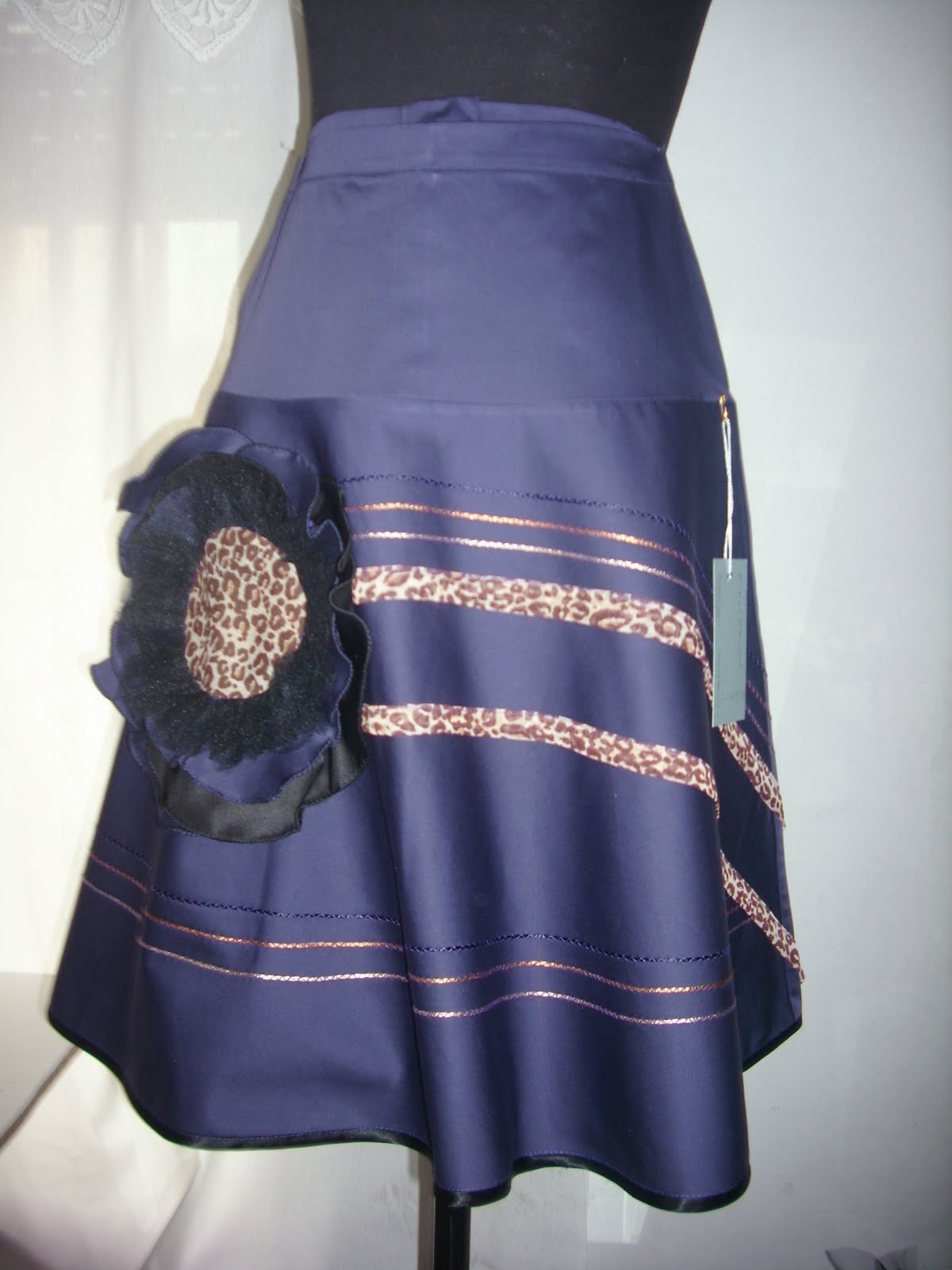 POLLERUDA: pollera acampanada