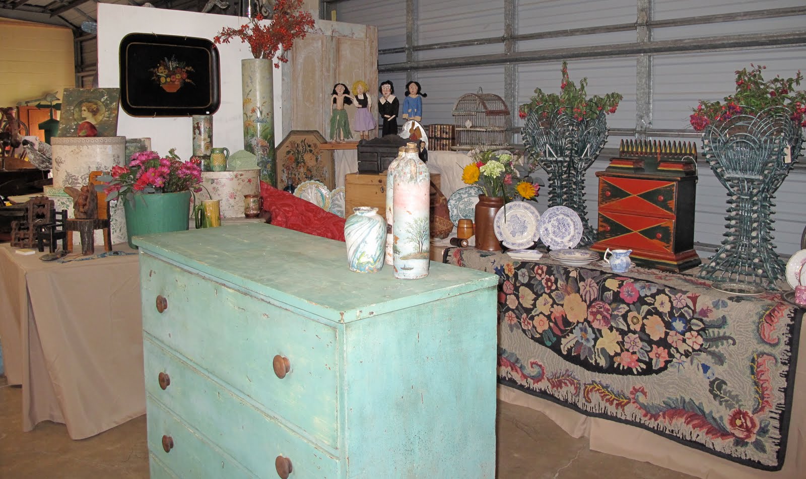 Hill Country House: Spring Antique Show, Comfort, Texas