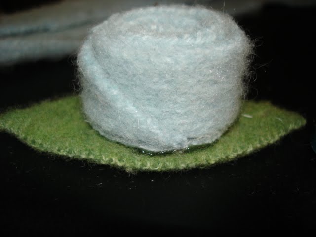 Creative Passage: Rolled Felted Wool Roses Tutorial