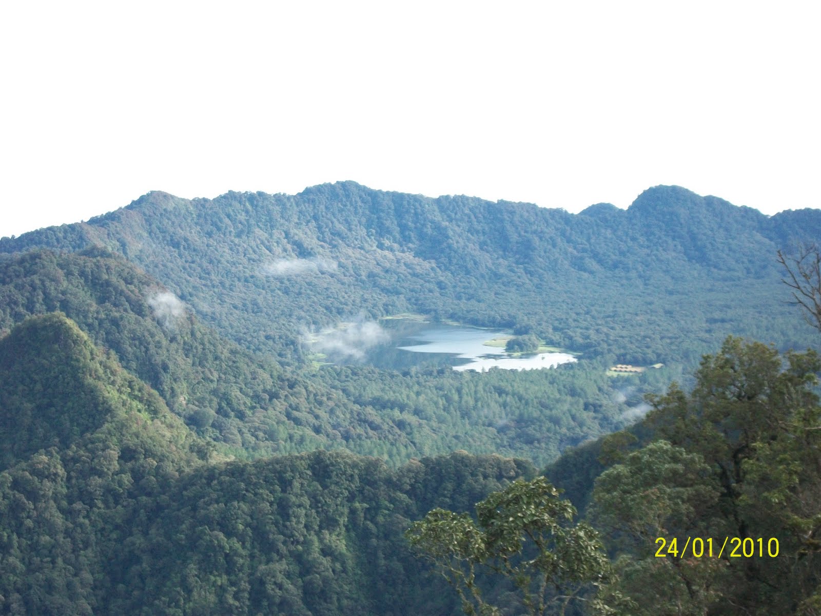 the adventurer: Gunung Burangrang
