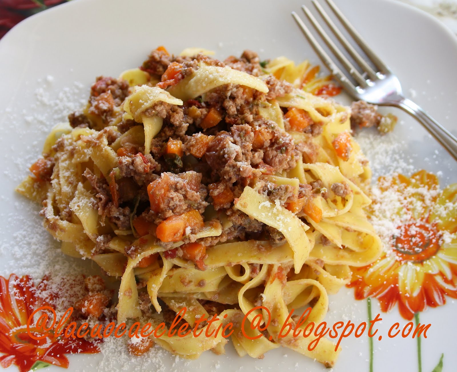 Tagliatelle con ragù leggero - la cuoca eclettica