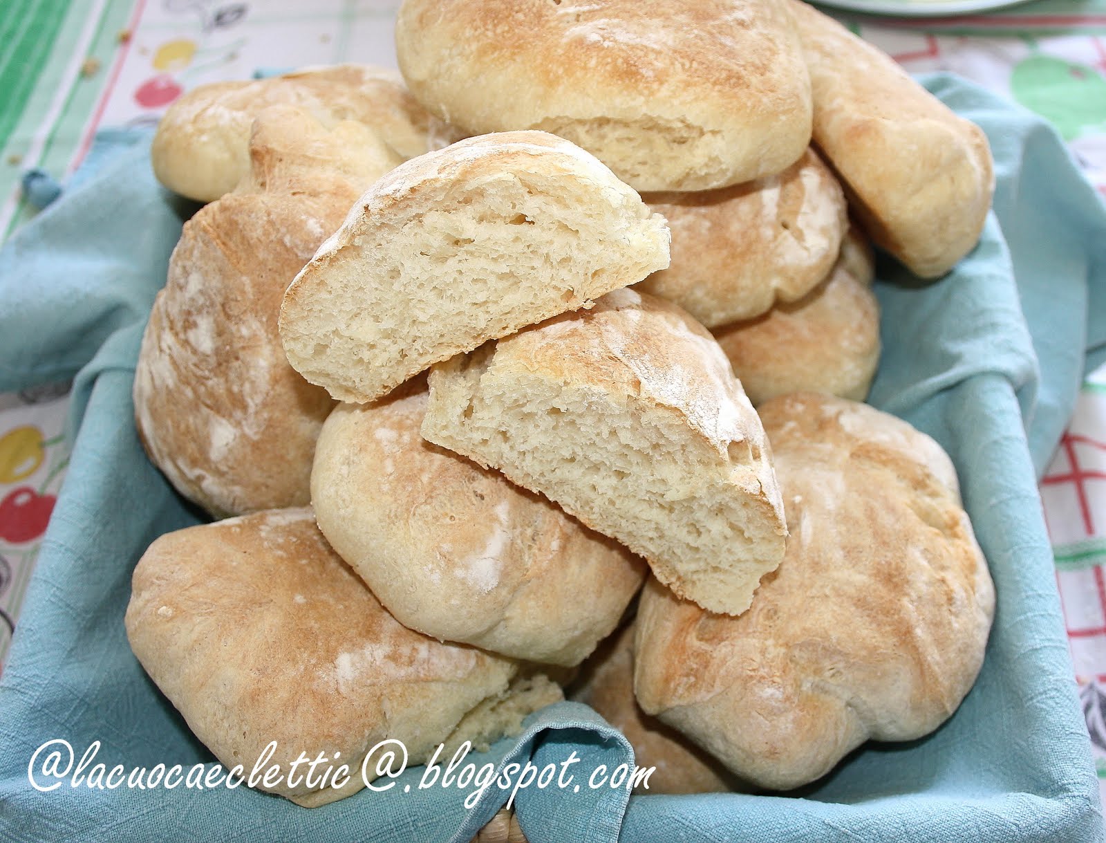 Un tocco internazionale in tavola: pane francese - la cuoca eclettica