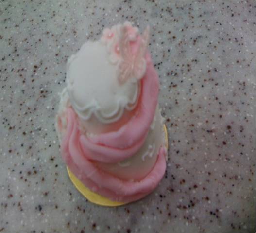 My Cupcakelicious: Miniature Fondant Cakes