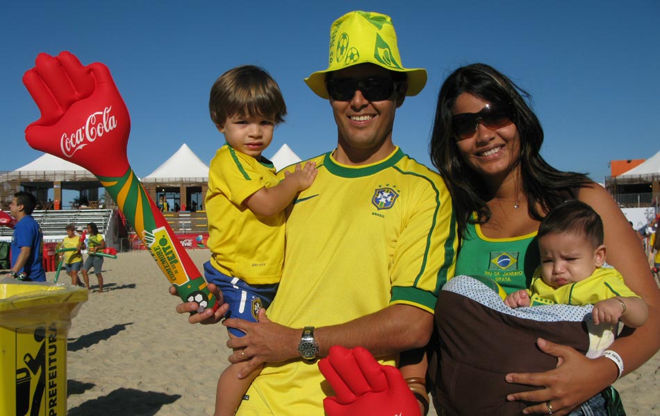 Mafia Canarinho: Veja fotos da torcida no Rio e em SP no dia de Brasil ...