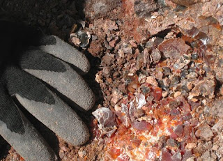 Oregon Sunstone: Juniper Ridge Opal Mine Dig! Aug. 31, 2008