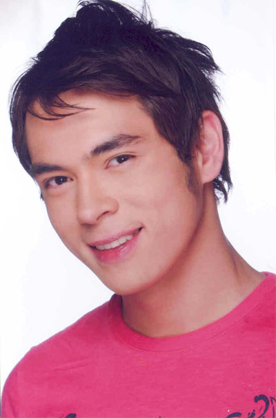 dcelebretiesissues: jake cuenca,make a scene during bench fashion show