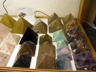 I Dig Crystals Blog: CRYSTALS: Pyramid Grid